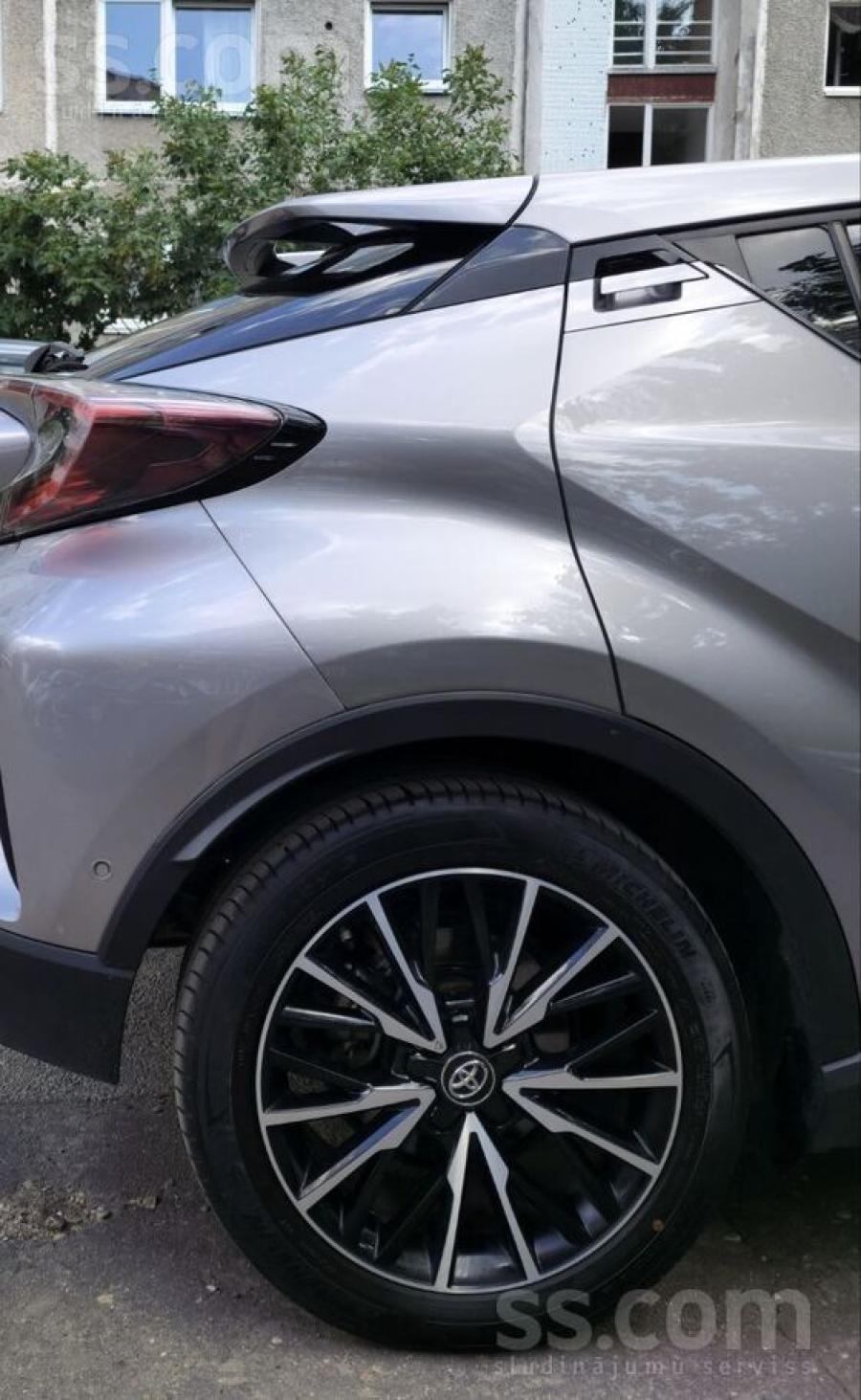 Pelēks Toyota C-HR 2019 Rīga, ar dzinēja tilpumu 1.80 L un nobraukumu 125 tūkst. km par 18500 €, foto 22 vietnē AUTOMOTO.COM.LV