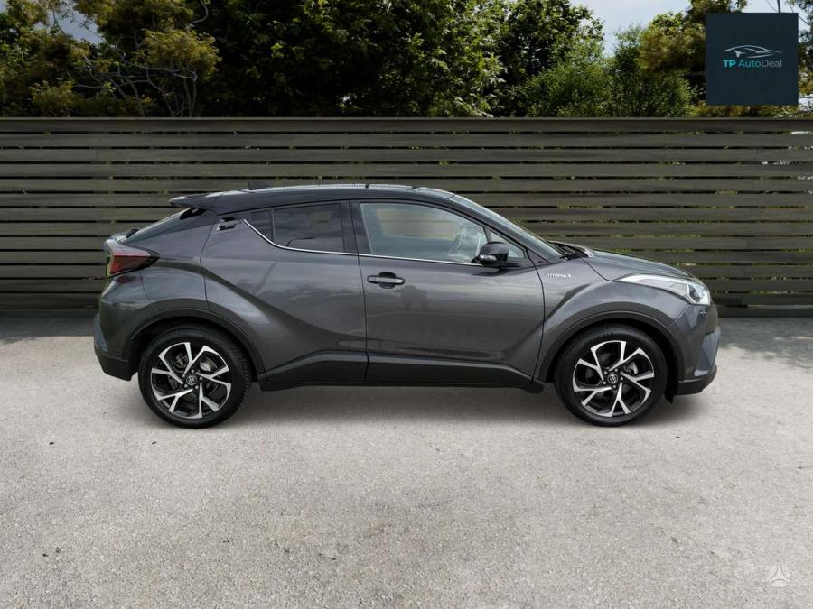 Серый Тойота C-HR 2019 в Каунас, объемом двигателя 1.80 л и пробегом 68 тыс. км за 13350 €, фото 4 на AUTOMOTO.COM.LV