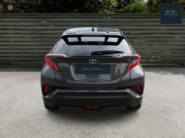 Pelēks Toyota C-HR 2019 Kauņa, ar dzinēja tilpumu 1.80 L un nobraukumu 68 tūkst. km par 13350 €, foto 6 vietnē AUTOMOTO.COM.LV