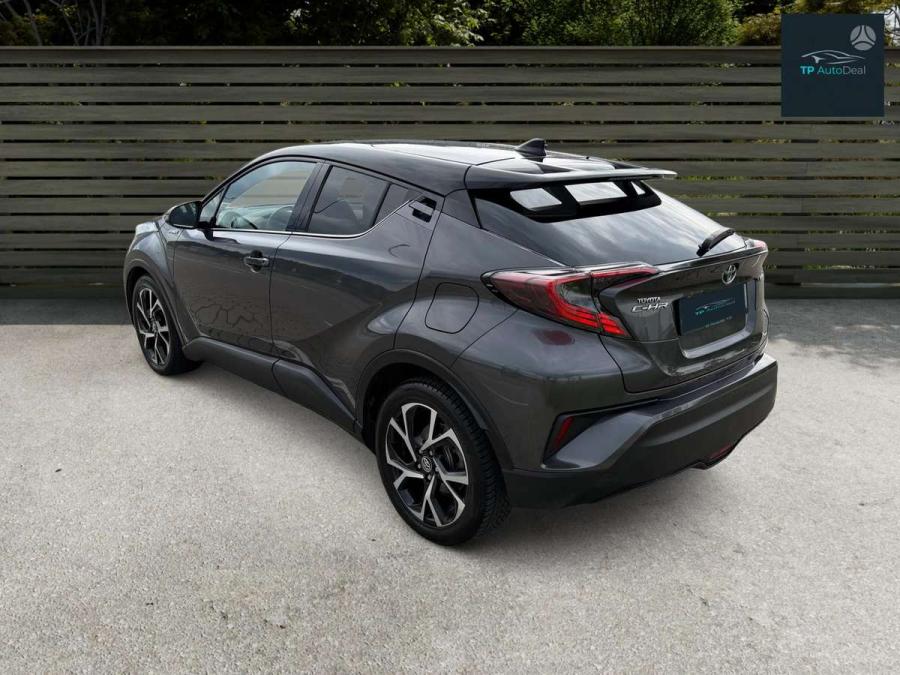 Серый Тойота C-HR 2019 в Каунас, объемом двигателя 1.80 л и пробегом 68 тыс. км за 13350 €, фото 10 на AUTOMOTO.COM.LV