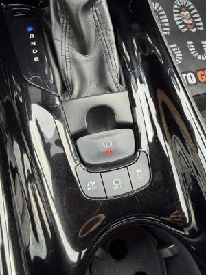 Серый Тойота C-HR 2019 в Каунас, объемом двигателя 1.80 л и пробегом 68 тыс. км за 13350 €, фото 24 на AUTOMOTO.COM.LV