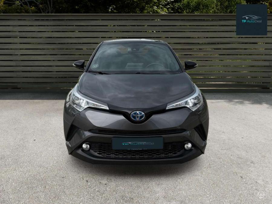 Серый Тойота C-HR 2019 в Каунас, объемом двигателя 1.80 л и пробегом 68 тыс. км за 13500 €, фото 6 на AUTOMOTO.COM.LV
