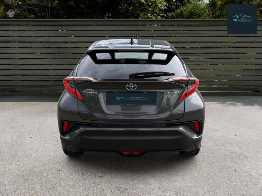 Серый Тойота C-HR 2019 в Каунас, объемом двигателя 1.80 л и пробегом 68 тыс. км за 13500 €, фото 7 на AUTOMOTO.COM.LV