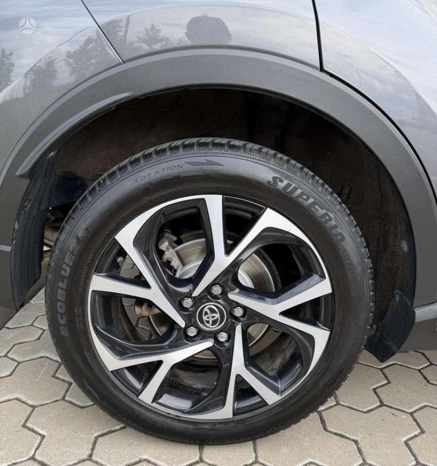 Серый Тойота C-HR 2019 в Каунас, объемом двигателя 1.80 л и пробегом 68 тыс. км за 13500 €, фото 33 на AUTOMOTO.COM.LV