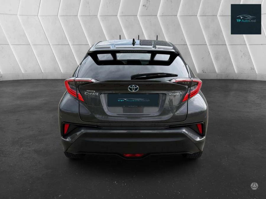 Серый Тойота C-HR 2019 в Каунас, объемом двигателя 1.80 л и пробегом 68 тыс. км за 13250 €, фото 7 на AUTOMOTO.COM.LV