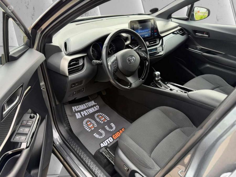 Серый Тойота C-HR 2019 в Каунас, объемом двигателя 1.80 л и пробегом 68 тыс. км за 13250 €, фото 11 на AUTOMOTO.COM.LV
