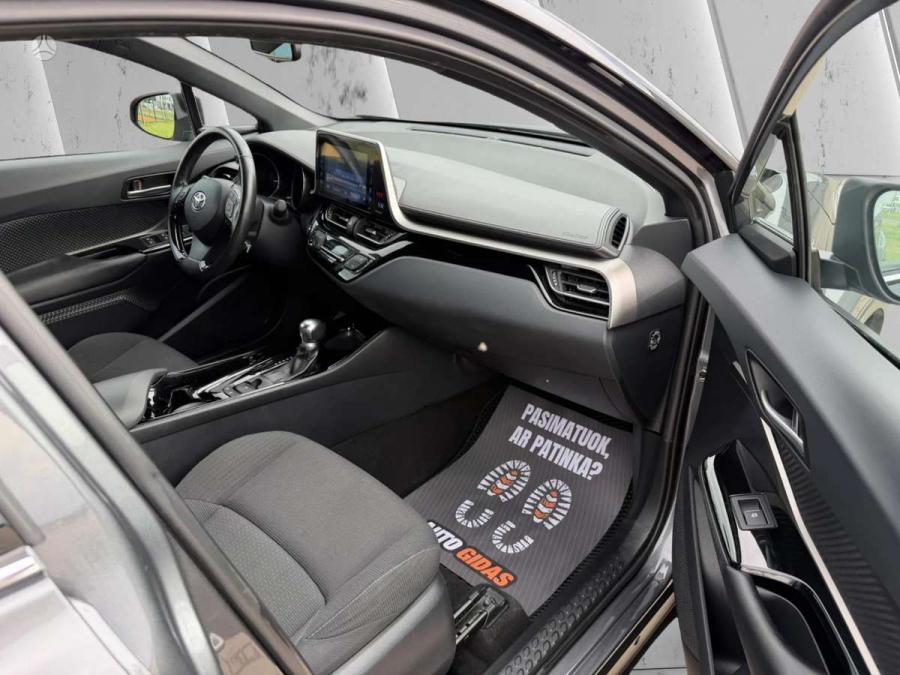 Серый Тойота C-HR 2019 в Каунас, объемом двигателя 1.80 л и пробегом 68 тыс. км за 13250 €, фото 29 на AUTOMOTO.COM.LV