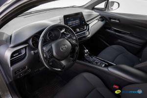 Grey Toyota C-HR 2019 in Vilnius, with an engine capacity of 1.80 L and mileage of 304 thousand km for 12880 €, photo 7 on AUTOMOTO.COM.LV