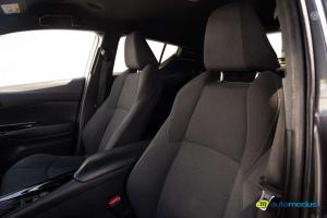 Grey Toyota C-HR 2019 in Vilnius, with an engine capacity of 1.80 L and mileage of 304 thousand km for 12880 €, photo 14 on AUTOMOTO.COM.LV