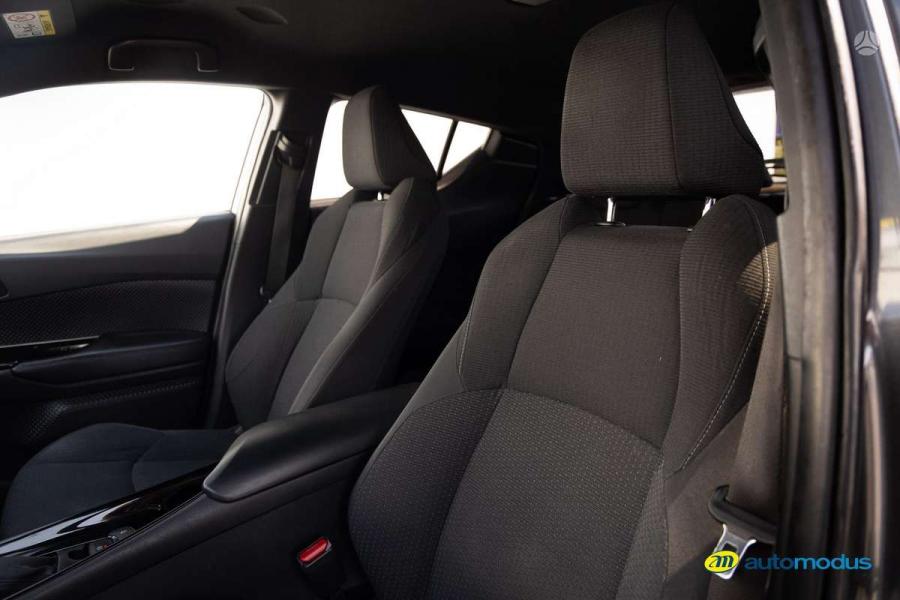 Grey Toyota C-HR 2019 in Vilnius, with an engine capacity of 1.80 L and mileage of 304 thousand km for 12880 €, photo 14 on AUTOMOTO.COM.LV