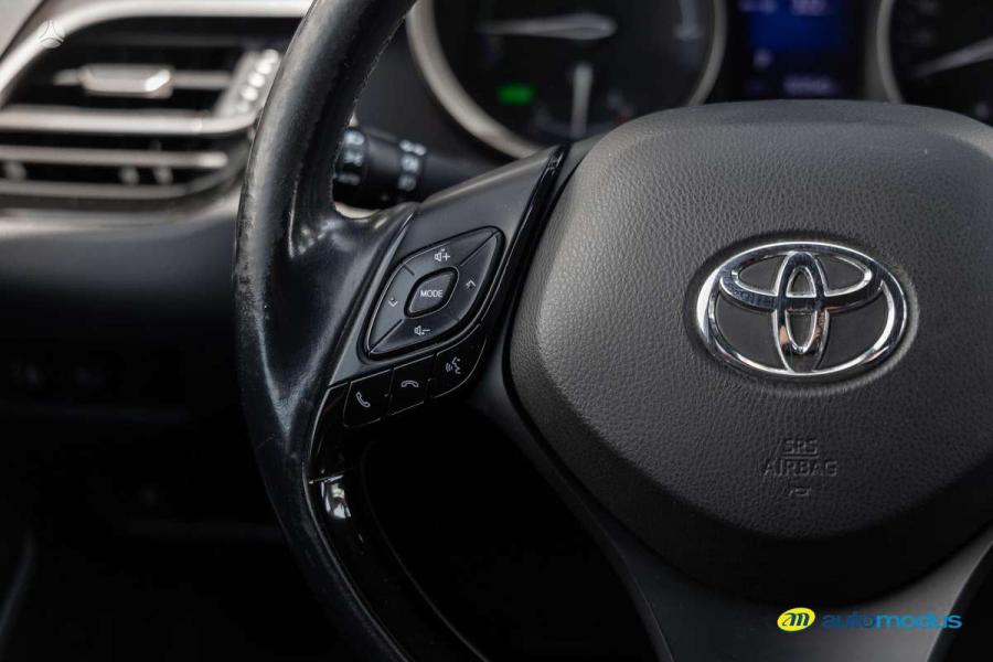 Grey Toyota C-HR 2019 in Vilnius, with an engine capacity of 1.80 L and mileage of 304 thousand km for 12880 €, photo 17 on AUTOMOTO.COM.LV