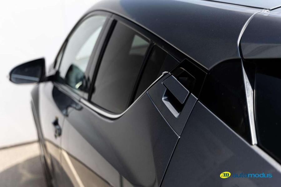 Grey Toyota C-HR 2019 in Vilnius, with an engine capacity of 1.80 L and mileage of 304 thousand km for 12880 €, photo 27 on AUTOMOTO.COM.LV