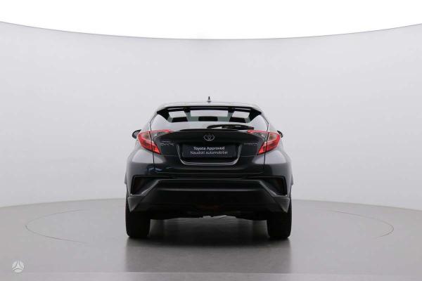 Grey Toyota C-HR 2019 in Vilnius, with an engine capacity of 1.80 L and mileage of 79 thousand km for 21900 €, photo 5 on AUTOMOTO.COM.LV
