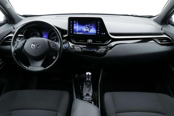 Grey Toyota C-HR 2019 in Vilnius, with an engine capacity of 1.80 L and mileage of 79 thousand km for 21900 €, photo 7 on AUTOMOTO.COM.LV