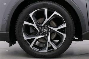 Grey Toyota C-HR 2019 in Vilnius, with an engine capacity of 1.80 L and mileage of 79 thousand km for 21900 €, photo 17 on AUTOMOTO.COM.LV