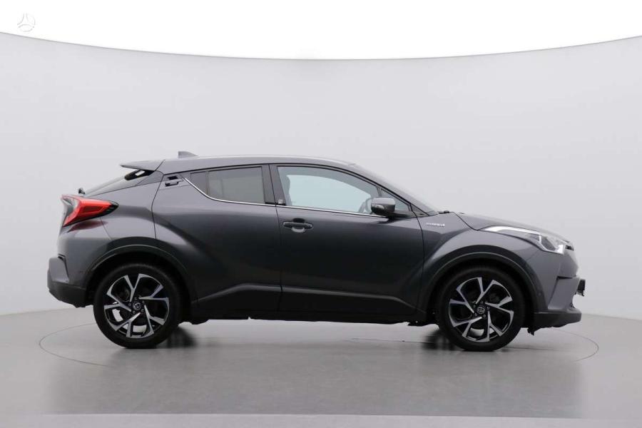 Grey Toyota C-HR 2019 in Vilnius, with an engine capacity of 1.80 L and mileage of 79 thousand km for 21900 €, photo 18 on AUTOMOTO.COM.LV