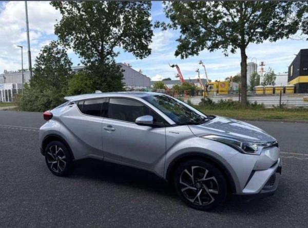 Pelēks Toyota C-HR 2019 Kauņa, ar dzinēja tilpumu 1.80 L un nobraukumu 167 tūkst. km par 15999 €, foto 1 vietnē AUTOMOTO.COM.LV