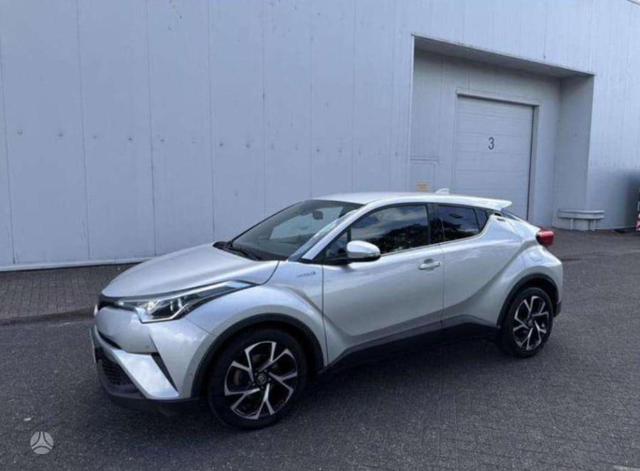 Pelēks Toyota C-HR 2019 Kauņa, ar dzinēja tilpumu 1.80 L un nobraukumu 167 tūkst. km par 15999 €, foto 3 vietnē AUTOMOTO.COM.LV