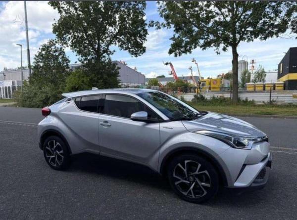 Pelēks Toyota C-HR 2019 Kauņa, ar dzinēja tilpumu 1.80 L un nobraukumu 167 tūkst. km par 15999 €, foto 5 vietnē AUTOMOTO.COM.LV