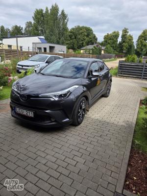 Grey Toyota C-HR 2019 in Vilnius, with an engine capacity of 1.80 L and mileage of 159 thousand km for 16000 €, photo 5 on AUTOMOTO.COM.LV