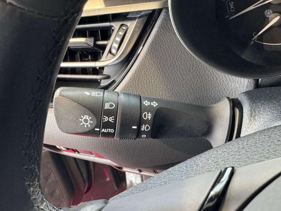 Grey Toyota C-HR 2019 in Siauliai, with an engine capacity of 1.80 L and mileage of 86 thousand km for 19500 €, photo 17 on AUTOMOTO.COM.LV