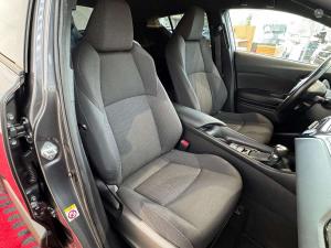 Grey Toyota C-HR 2019 in Siauliai, with an engine capacity of 1.80 L and mileage of 86 thousand km for 19500 €, photo 23 on AUTOMOTO.COM.LV