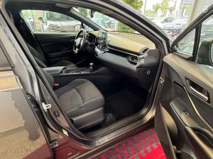 Grey Toyota C-HR 2019 in Siauliai, with an engine capacity of 1.80 L and mileage of 86 thousand km for 19500 €, photo 24 on AUTOMOTO.COM.LV