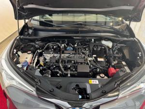 Grey Toyota C-HR 2019 in Siauliai, with an engine capacity of 1.80 L and mileage of 86 thousand km for 19500 €, photo 31 on AUTOMOTO.COM.LV
