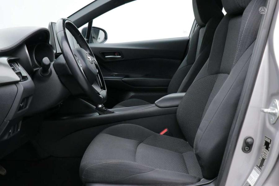 Grey Toyota C-HR 2019 in Vilnius, with an engine capacity of 1.20 L and mileage of 101 thousand km for 18700 €, photo 13 on AUTOMOTO.COM.LV