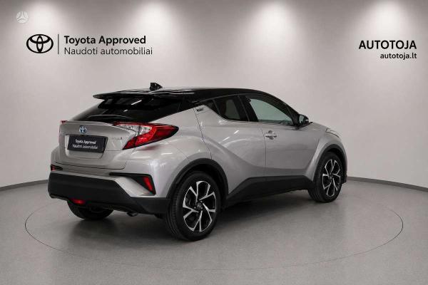 Серый Тойота C-HR 2019 в Каунас, объемом двигателя 1.80 л и пробегом 65 тыс. км за 20500 €, фото 2 на AUTOMOTO.COM.LV