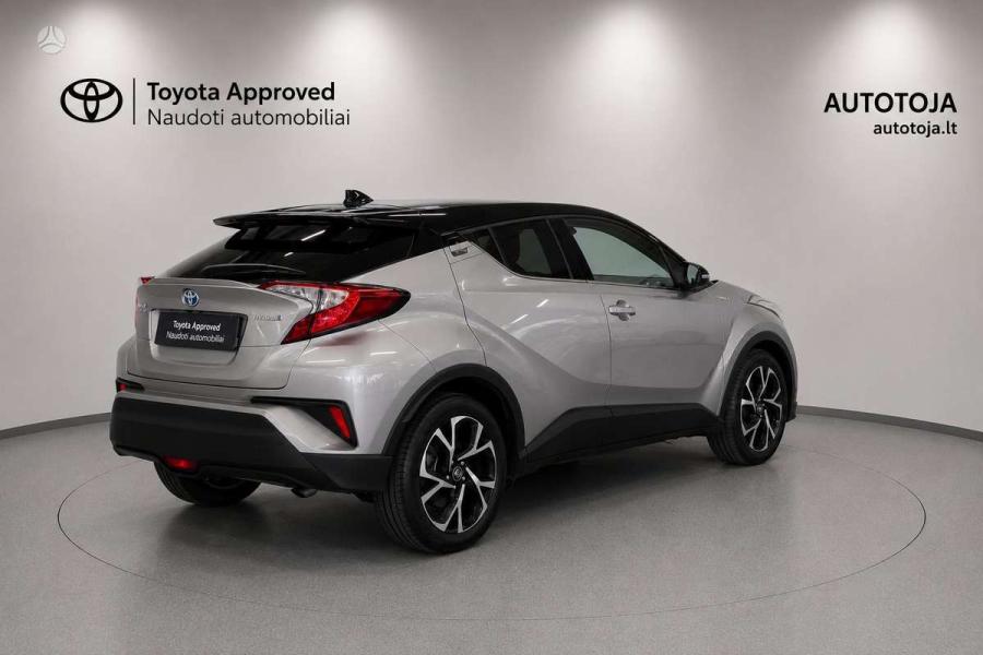 Серый Тойота C-HR 2019 в Каунас, объемом двигателя 1.80 л и пробегом 65 тыс. км за 20500 €, фото 3 на AUTOMOTO.COM.LV