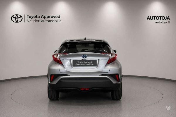 Серый Тойота C-HR 2019 в Каунас, объемом двигателя 1.80 л и пробегом 65 тыс. км за 20500 €, фото 4 на AUTOMOTO.COM.LV