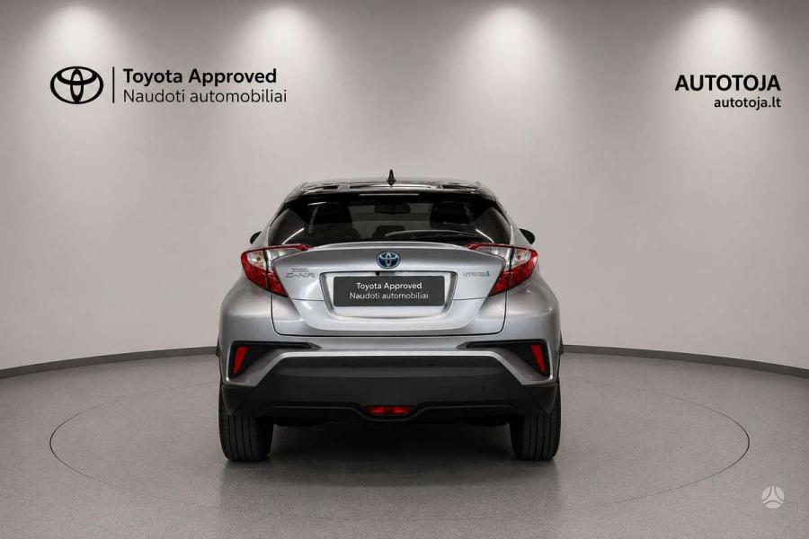 Серый Тойота C-HR 2019 в Каунас, объемом двигателя 1.80 л и пробегом 65 тыс. км за 20500 €, фото 5 на AUTOMOTO.COM.LV