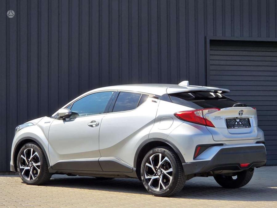 Серый Тойота C-HR 2019 в Каунас, объемом двигателя 1.80 л и пробегом 167 тыс. км за 15999 €, фото 3 на AUTOMOTO.COM.LV