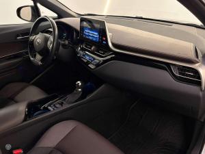 Grey Toyota C-HR 2019 in Marijampole, with an engine capacity of 1.80 L and mileage of 176 thousand km for 16250 €, photo 16 on AUTOMOTO.COM.LV
