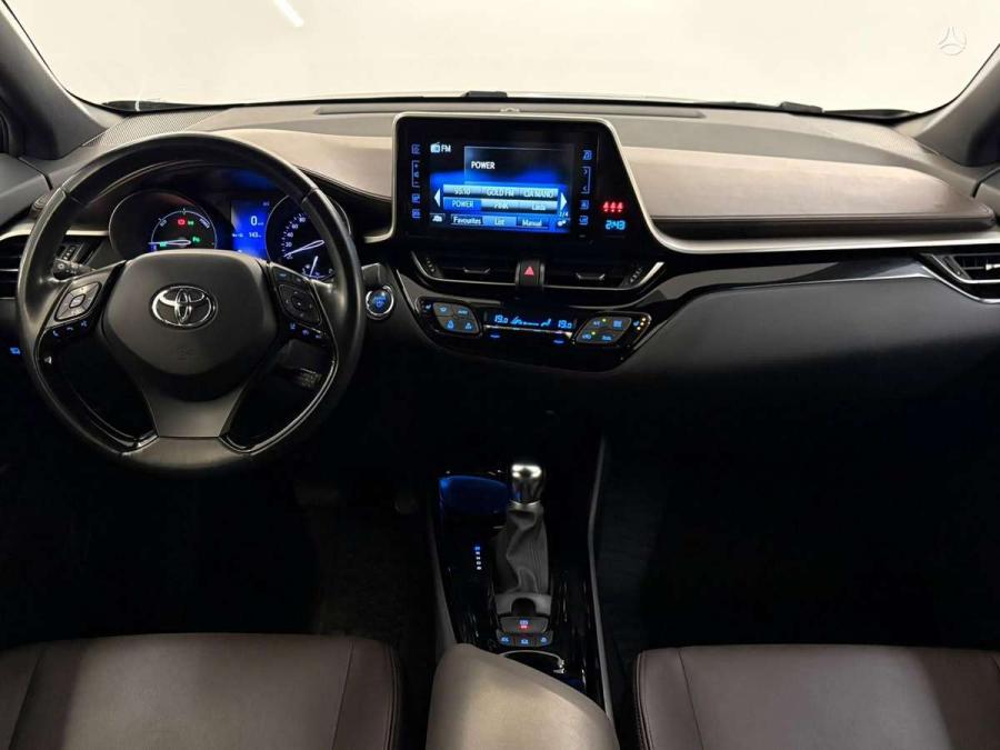Grey Toyota C-HR 2019 in Marijampole, with an engine capacity of 1.80 L and mileage of 176 thousand km for 16250 €, photo 18 on AUTOMOTO.COM.LV