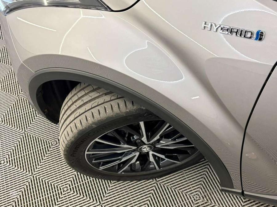 Grey Toyota C-HR 2019 in Marijampole, with an engine capacity of 1.80 L and mileage of 176 thousand km for 16250 €, photo 23 on AUTOMOTO.COM.LV