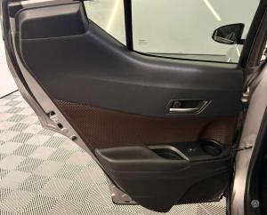Grey Toyota C-HR 2019 in Marijampole, with an engine capacity of 1.80 L and mileage of 176 thousand km for 16250 €, photo 25 on AUTOMOTO.COM.LV