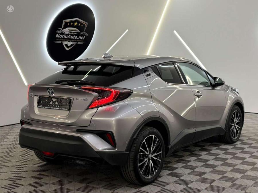 Grey Toyota C-HR 2019 in Marijampole, with an engine capacity of 1.80 L and mileage of 176 thousand km for 16250 €, photo 28 on AUTOMOTO.COM.LV