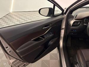 Grey Toyota C-HR 2019 in Marijampole, with an engine capacity of 1.80 L and mileage of 176 thousand km for 16250 €, photo 30 on AUTOMOTO.COM.LV