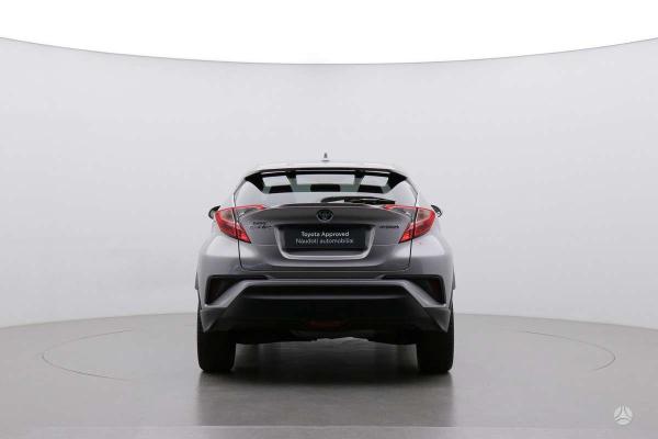 Grey Toyota C-HR 2019 in Vilnius, with an engine capacity of 1.80 L and mileage of 87 thousand km for 19900 €, photo 6 on AUTOMOTO.COM.LV