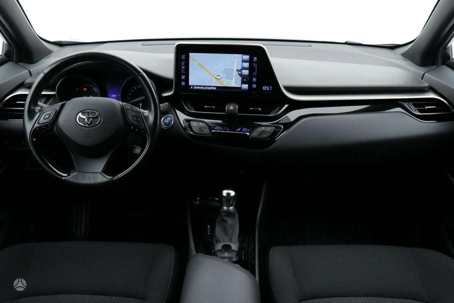 Pelēks Toyota C-HR 2019 Viļņa, ar dzinēja tilpumu 1.80 L un nobraukumu 87 tūkst. km par 19900 €, foto 8 vietnē AUTOMOTO.COM.LV