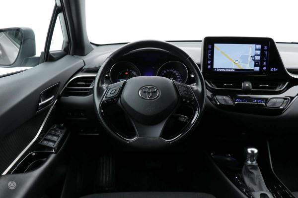 Grey Toyota C-HR 2019 in Vilnius, with an engine capacity of 1.80 L and mileage of 87 thousand km for 19900 €, photo 9 on AUTOMOTO.COM.LV
