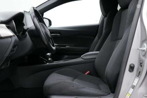 Pelēks Toyota C-HR 2019 Viļņa, ar dzinēja tilpumu 1.80 L un nobraukumu 87 tūkst. km par 19900 €, foto 13 vietnē AUTOMOTO.COM.LV
