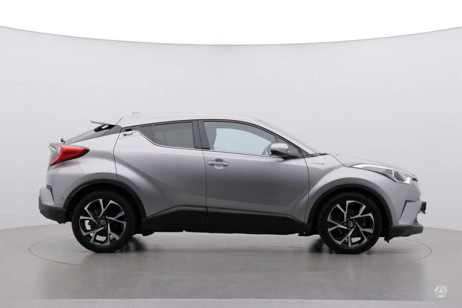 Pelēks Toyota C-HR 2019 Viļņa, ar dzinēja tilpumu 1.80 L un nobraukumu 87 tūkst. km par 19900 €, foto 18 vietnē AUTOMOTO.COM.LV
