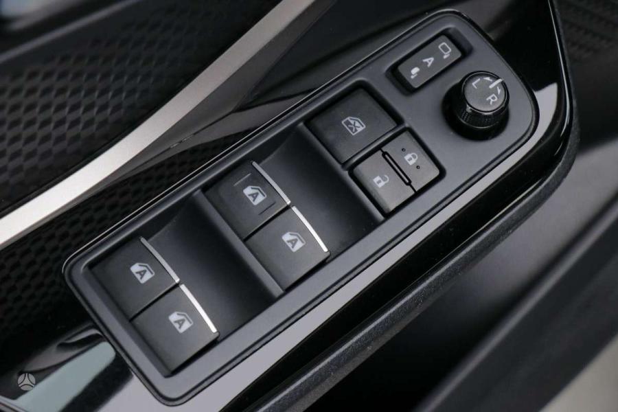 Pelēks Toyota C-HR 2019 Viļņa, ar dzinēja tilpumu 1.80 L un nobraukumu 87 tūkst. km par 19900 €, foto 26 vietnē AUTOMOTO.COM.LV
