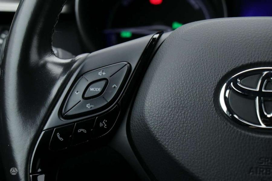 Pelēks Toyota C-HR 2019 Viļņa, ar dzinēja tilpumu 1.80 L un nobraukumu 87 tūkst. km par 19900 €, foto 30 vietnē AUTOMOTO.COM.LV