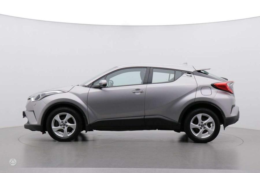 Grey Toyota C-HR 2019 in Vilnius, with an engine capacity of 1.20 L and mileage of 101 thousand km for 18700 €, photo 5 on AUTOMOTO.COM.LV