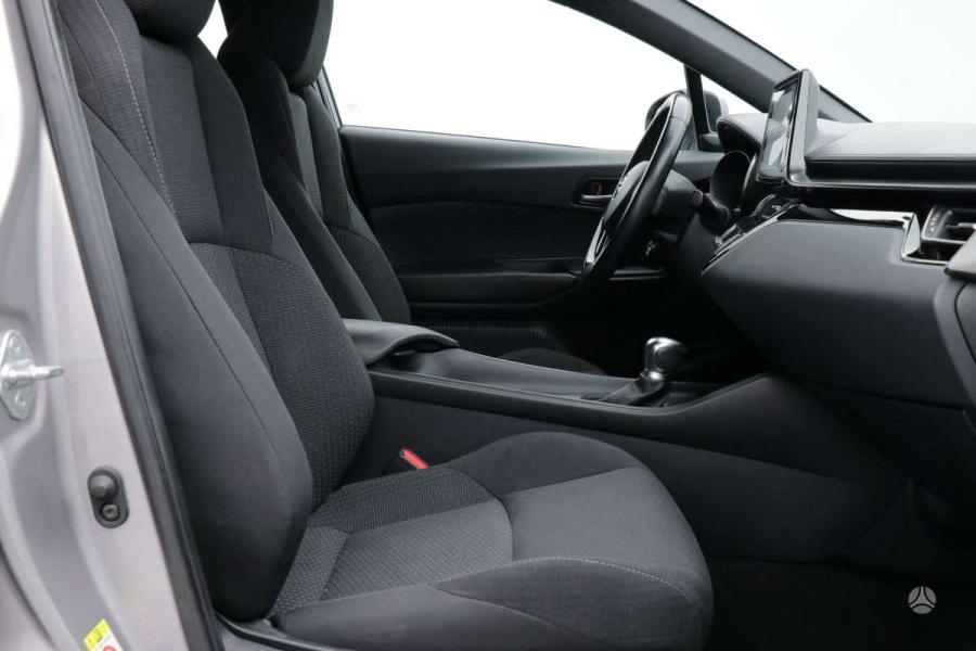 Grey Toyota C-HR 2019 in Vilnius, with an engine capacity of 1.20 L and mileage of 101 thousand km for 18700 €, photo 10 on AUTOMOTO.COM.LV
