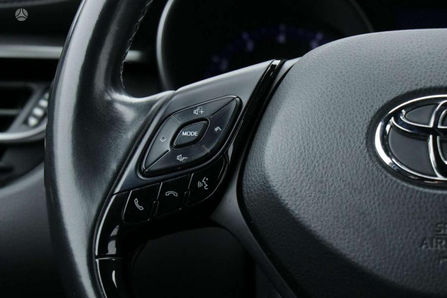 Grey Toyota C-HR 2019 in Vilnius, with an engine capacity of 1.20 L and mileage of 101 thousand km for 18700 €, photo 26 on AUTOMOTO.COM.LV